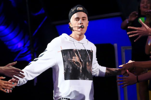 Justin Bieber is BACK on Instagram and we are in love with his new dog ...