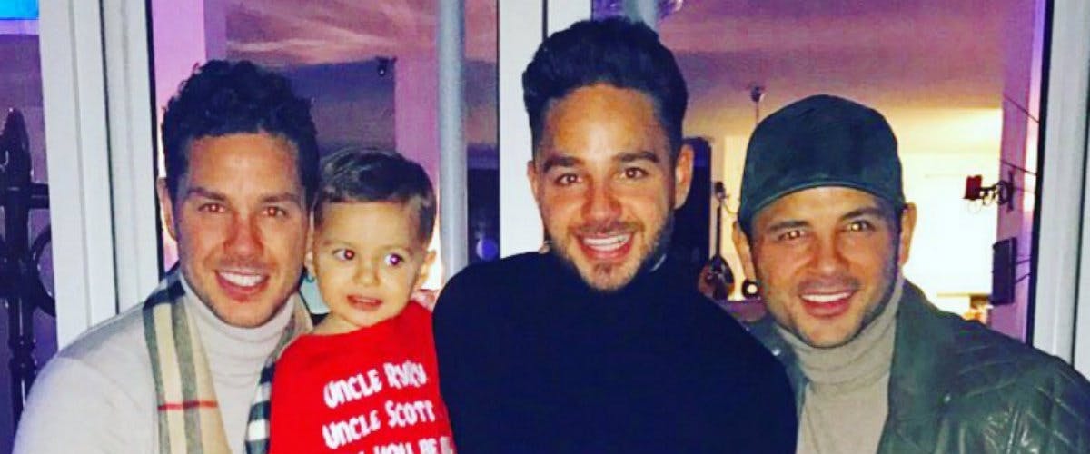 Adam Thomas asked his brothers to be his best men in the CUTEST way ...