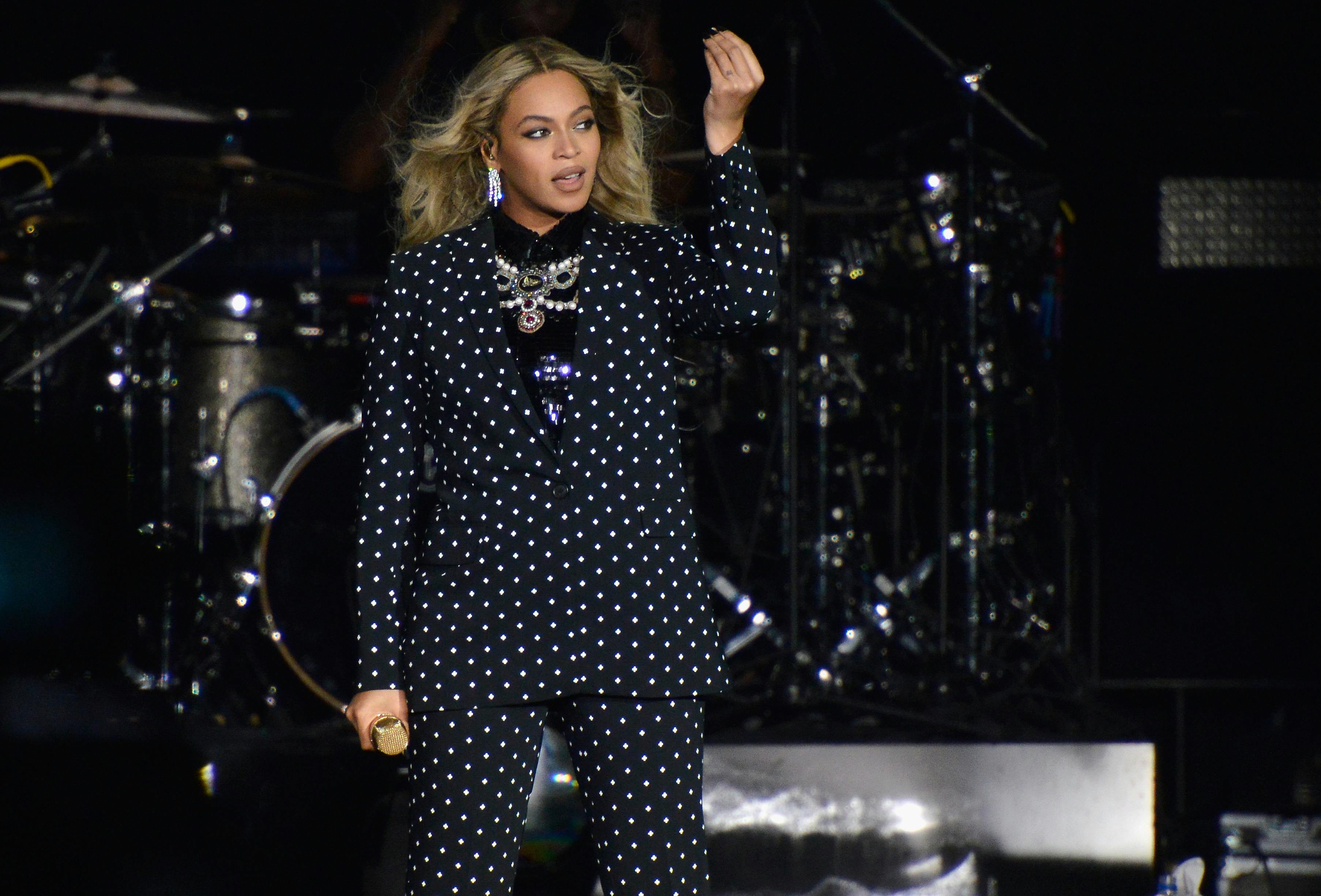 Beyoncé Stands In Support With The Women's March - Grazia