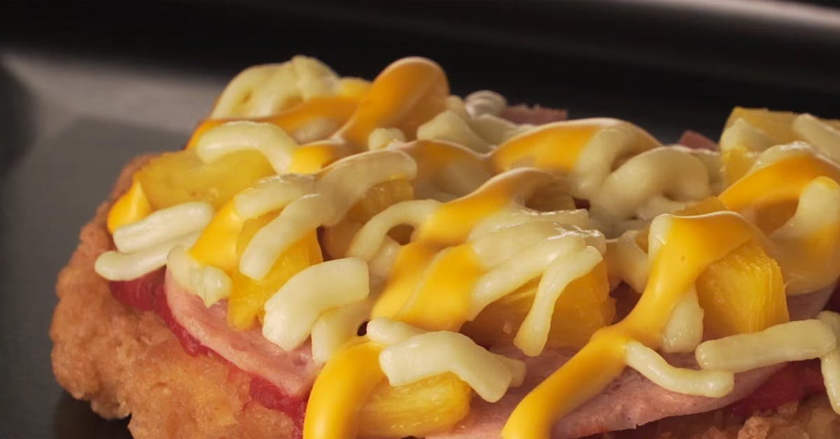 KFC launch fried chicken crust pizza; the Chizza - heat