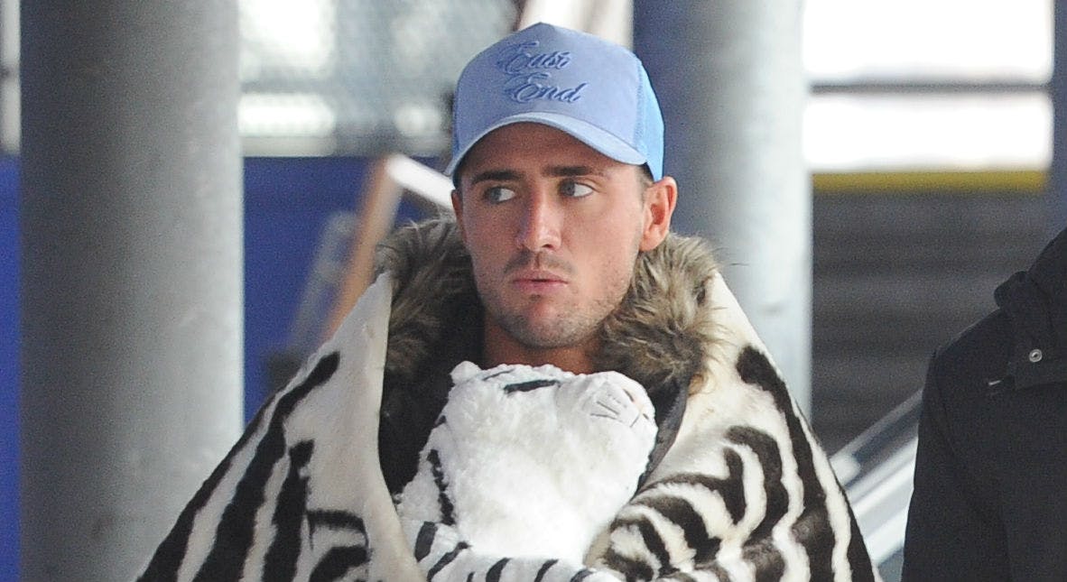 This TOWIE star is NOT impressed with Stephen Bear | Celebrity | Heat