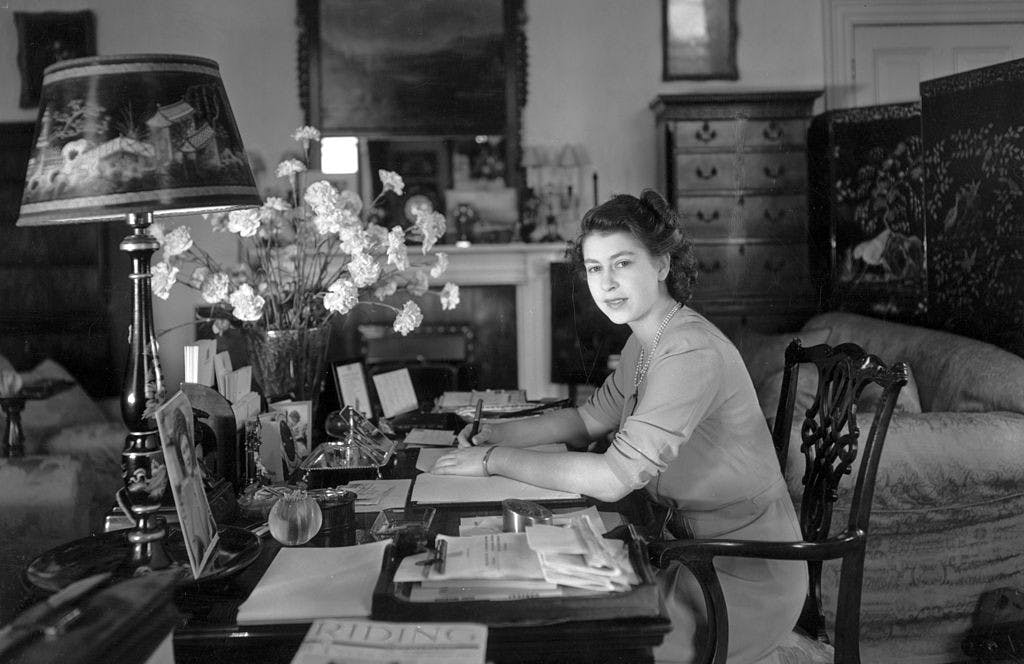 The Queen Is Hiring | Grazia