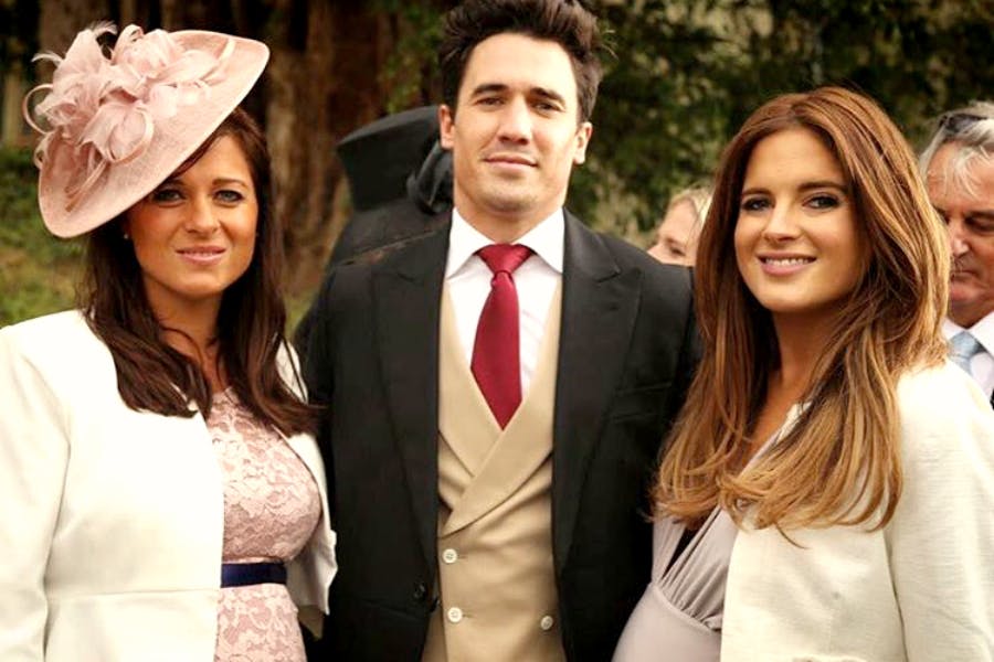 Binky Felstead and her pregnant sister Anna-Louise proudly show off ...