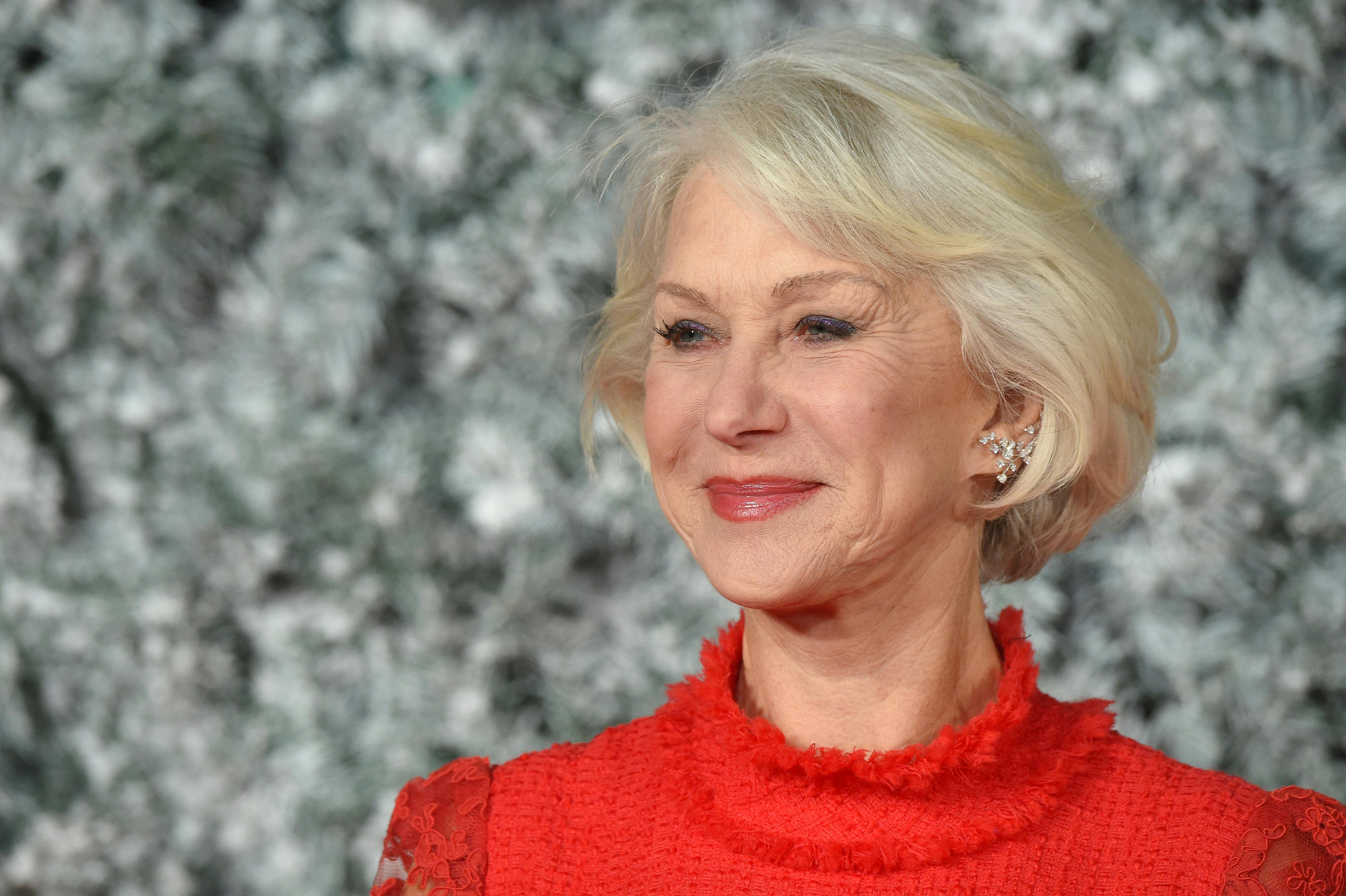 Helen Mirren Discusses Beauty Insecurities As A Young Women In Allure ...