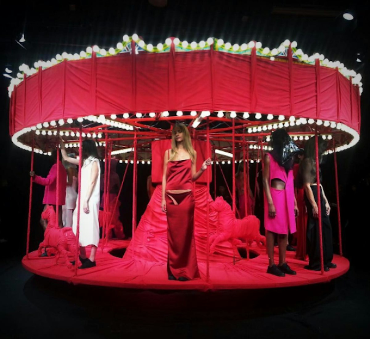 Insider Tips To Surviving London Fashion Week, From Neelam Gill And ...