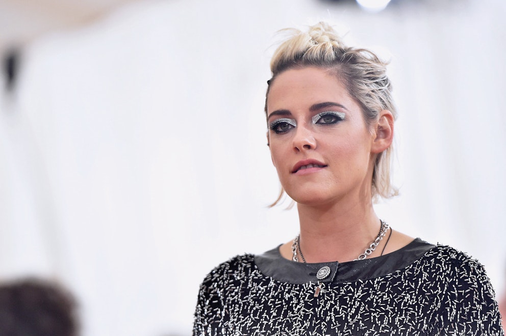 Visible Roots Hair Trend – Celebrities With Hair Roots 2017