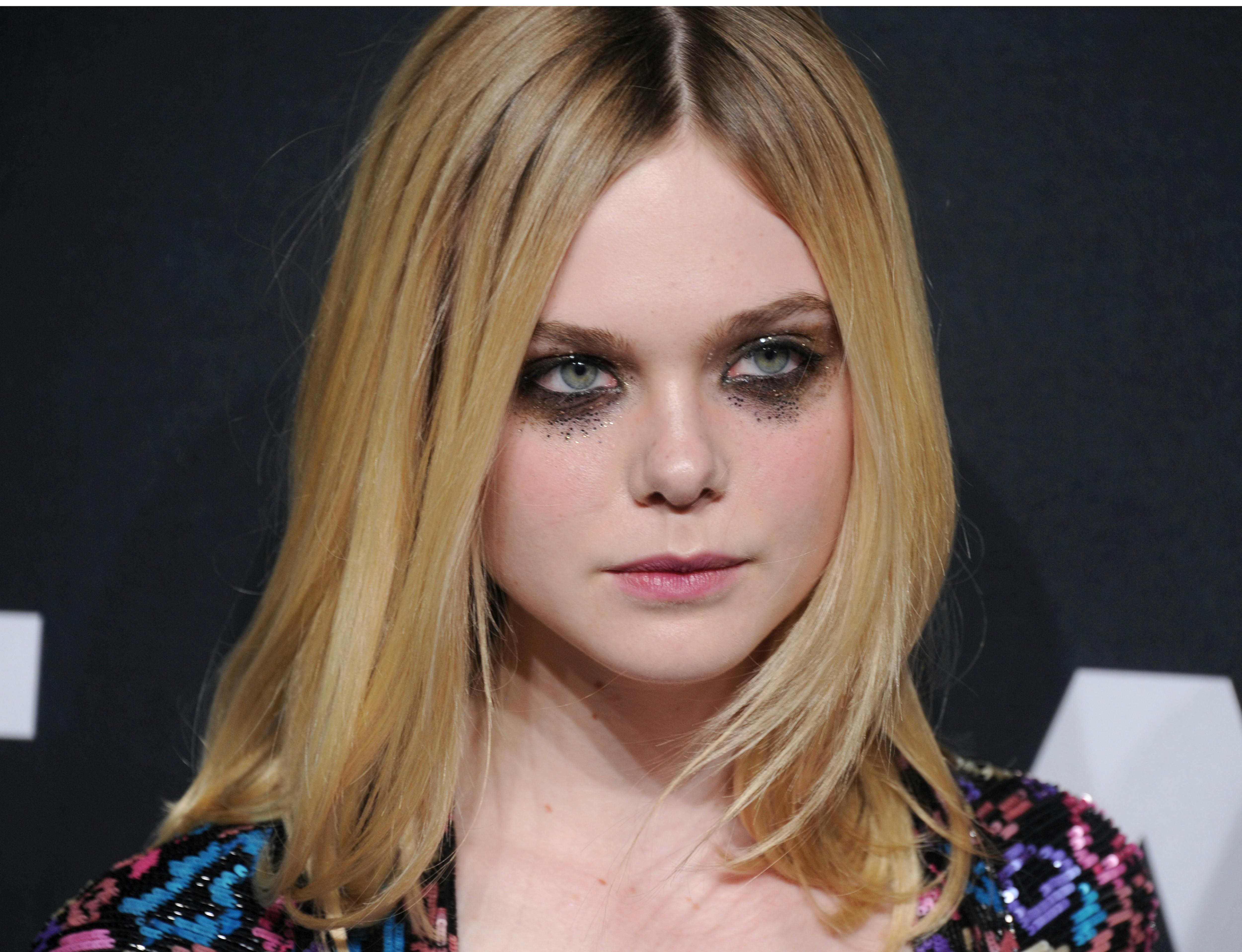 Glitter Tears: The Dramatic Beauty Trend You Need To Try