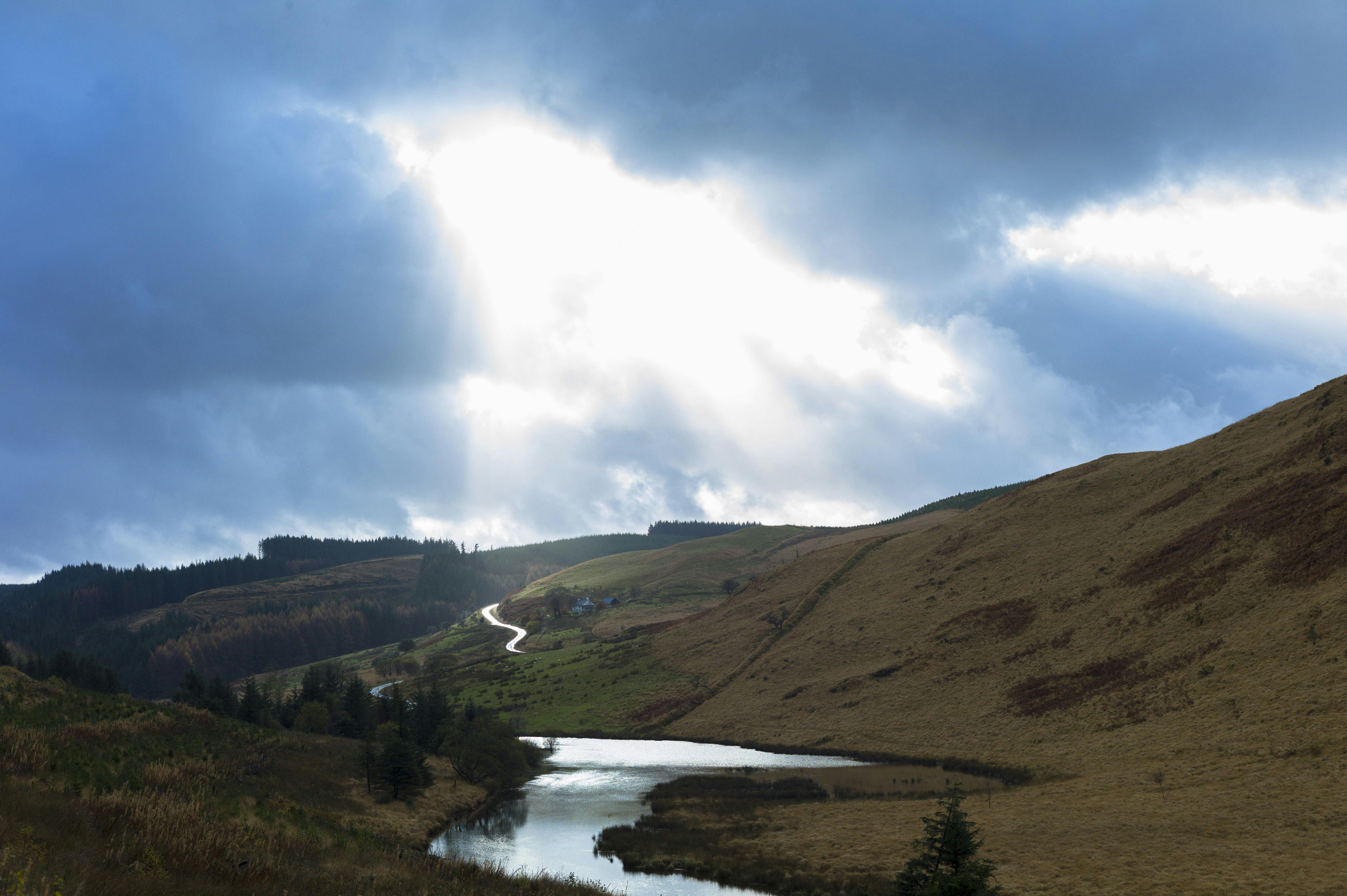 24 schoolchildren MISSING in Brecon Beacons - Closer
