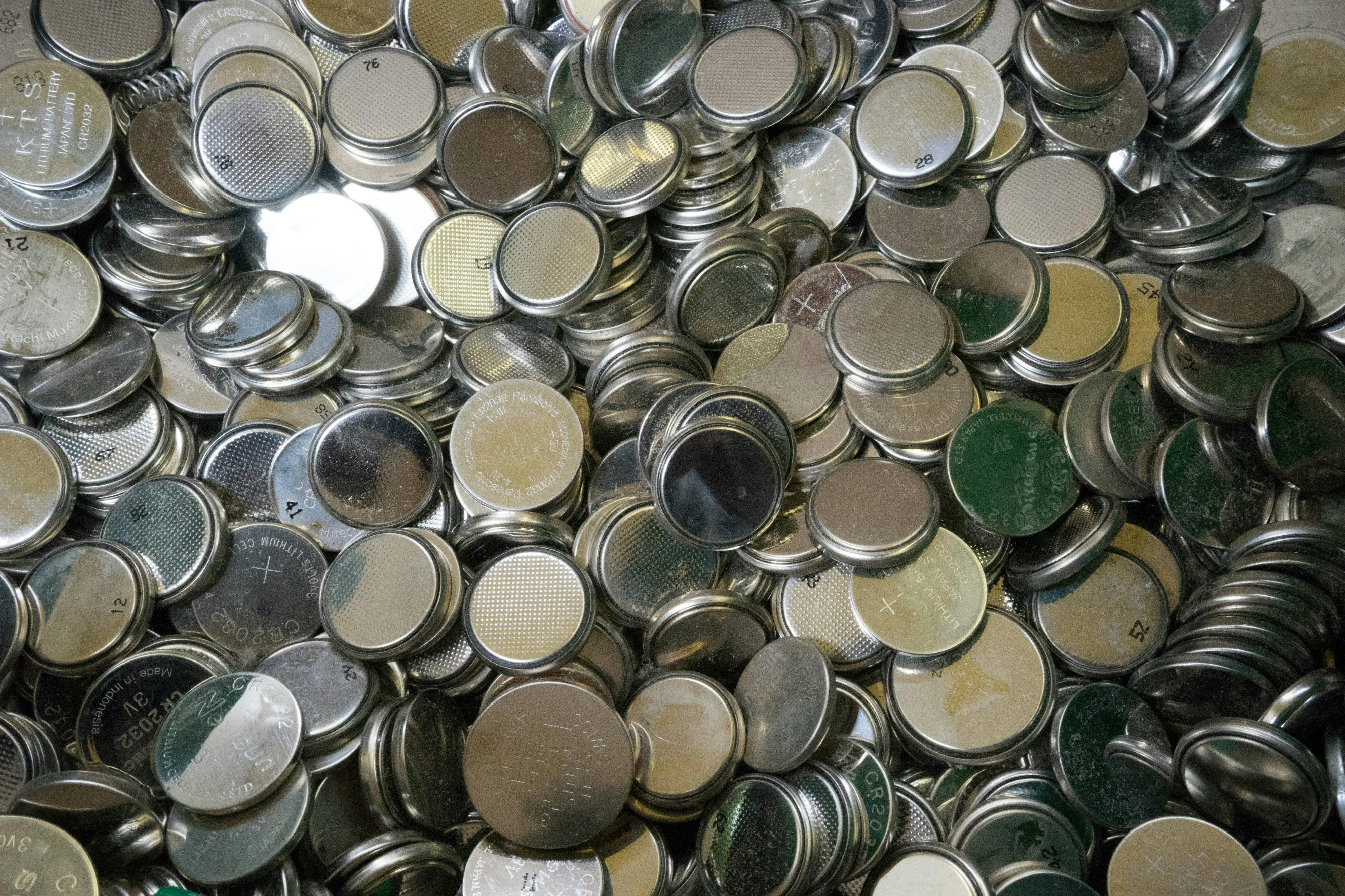Doctors warn parents about the dangers of ‘deadly’ button batteries ...