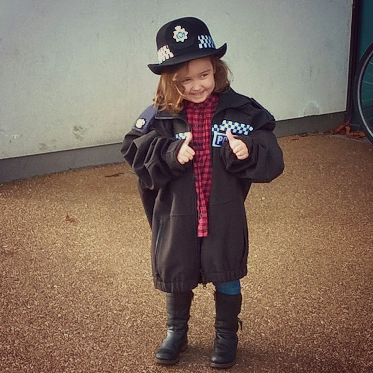 Brave four-year-old Suzie McCash saves mum's life 999 call police award