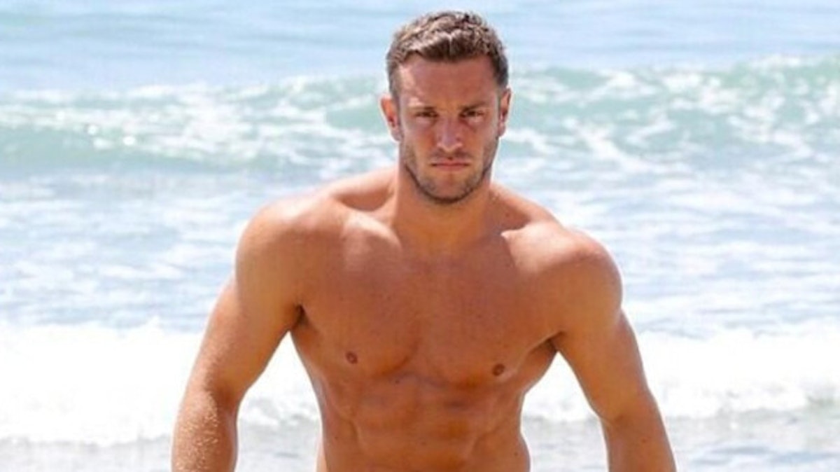 WAIT, is Elliott Wright working with this TOWIE OG?