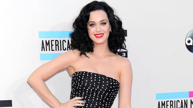 Katy Perry shows off shocking bleached blonde makeover: Click to see ...