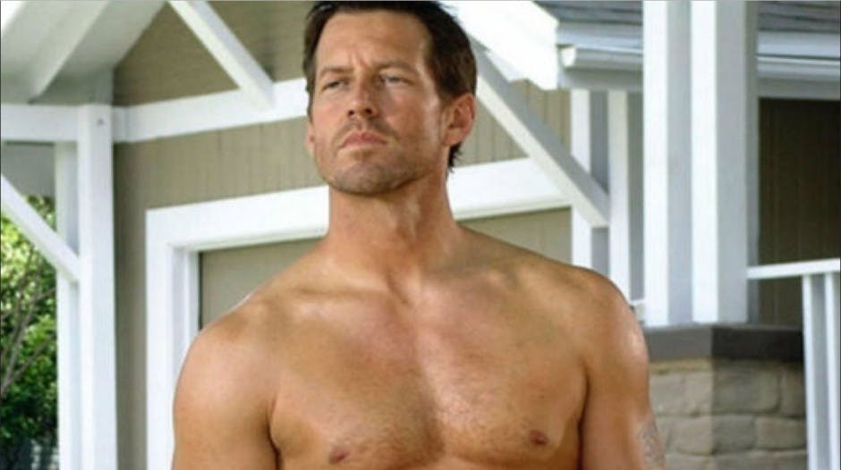 Quick reminder that Mike Delfino off Desperate Housewives is still HOT ...
