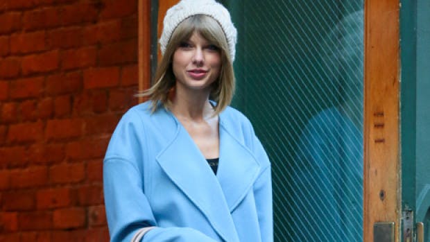 Getting Ready - Taylor Swift has nailed her signature look so that it's ...