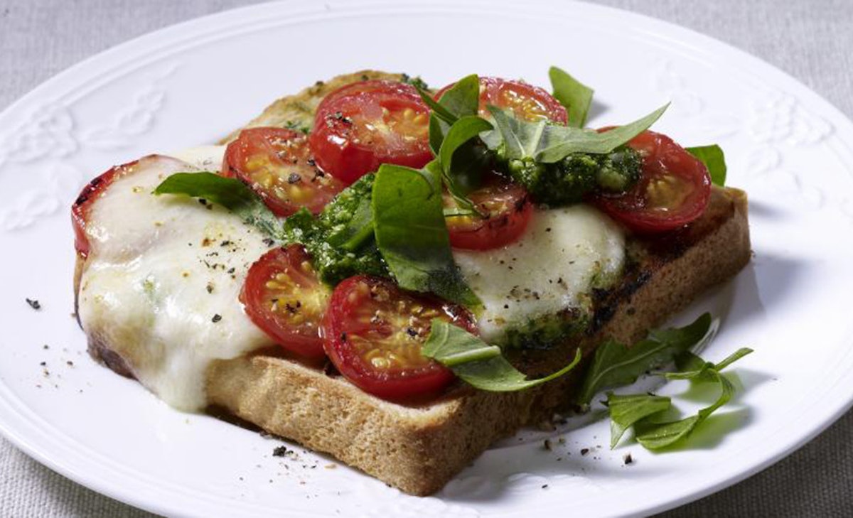 RECIPE: Caprese Toast | Grazia