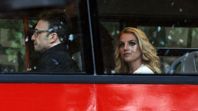 Britney Spears spotted on London bus tour | Closer