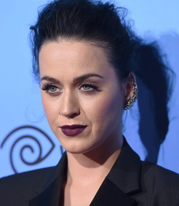 Katy Perry dyes her hair goth black, ditches the crazy colours and ...