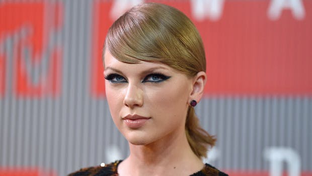 Taylor Swift Basically Ruins Vlogger Fans’ Wedding Video