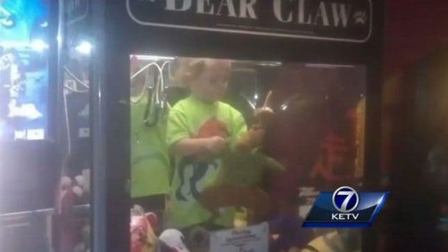Missing boy, 3, found trapped inside arcade ‘claw-toy’ machine | Closer