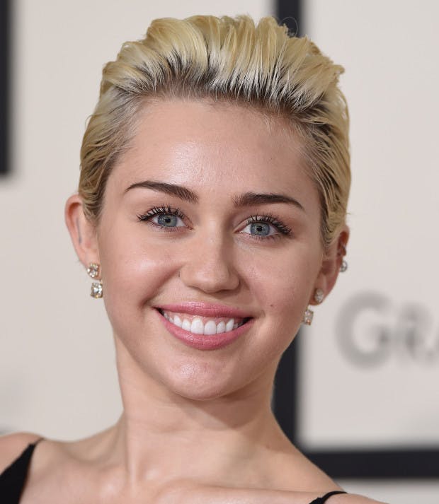 Miley Cyrus strips COMPLETELY NAKED to celebrate being made MTV VMA ...