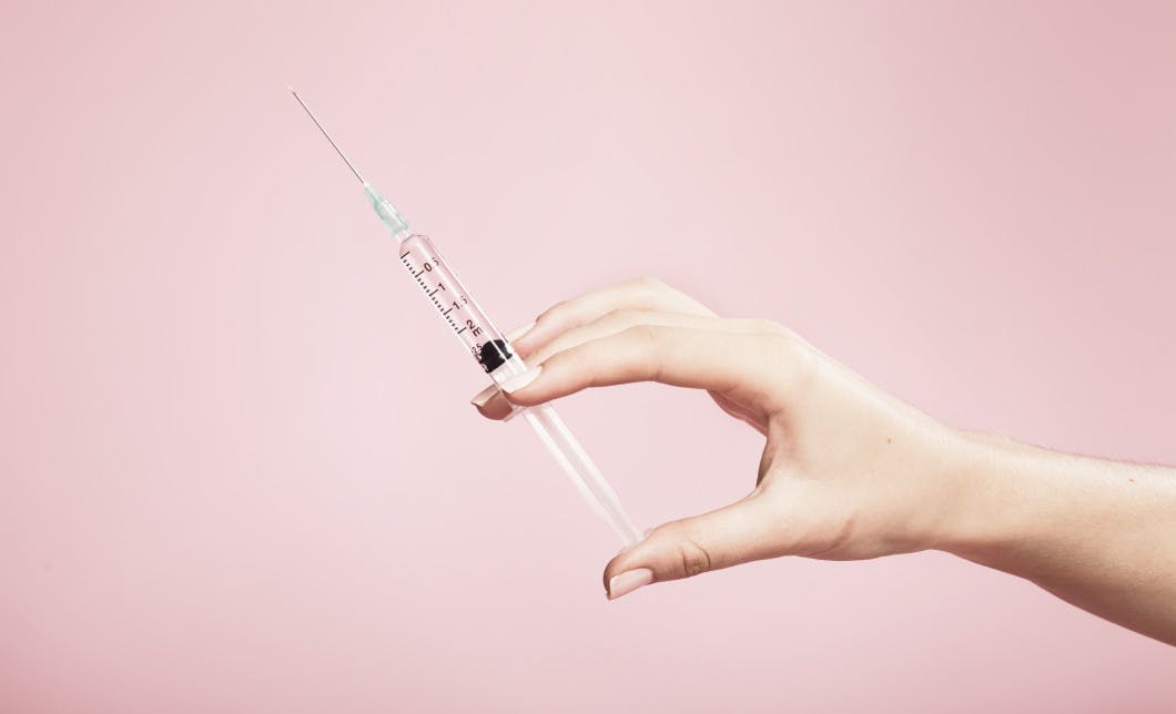 ‘Hollywood’s Hand Job’ – Hand Botox Is Now A Thing | Grazia