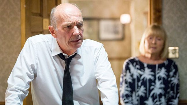 EastEnders fans react to Les Coker cross dressing revelation | Closer
