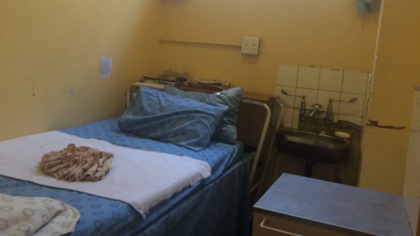 See the first pictures of Oscar Pistorius’ South African jail cell | Closer