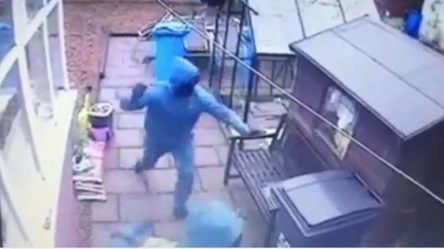 VIDEO: Watch the moment a brave neighbour confronts armed robbers | Closer