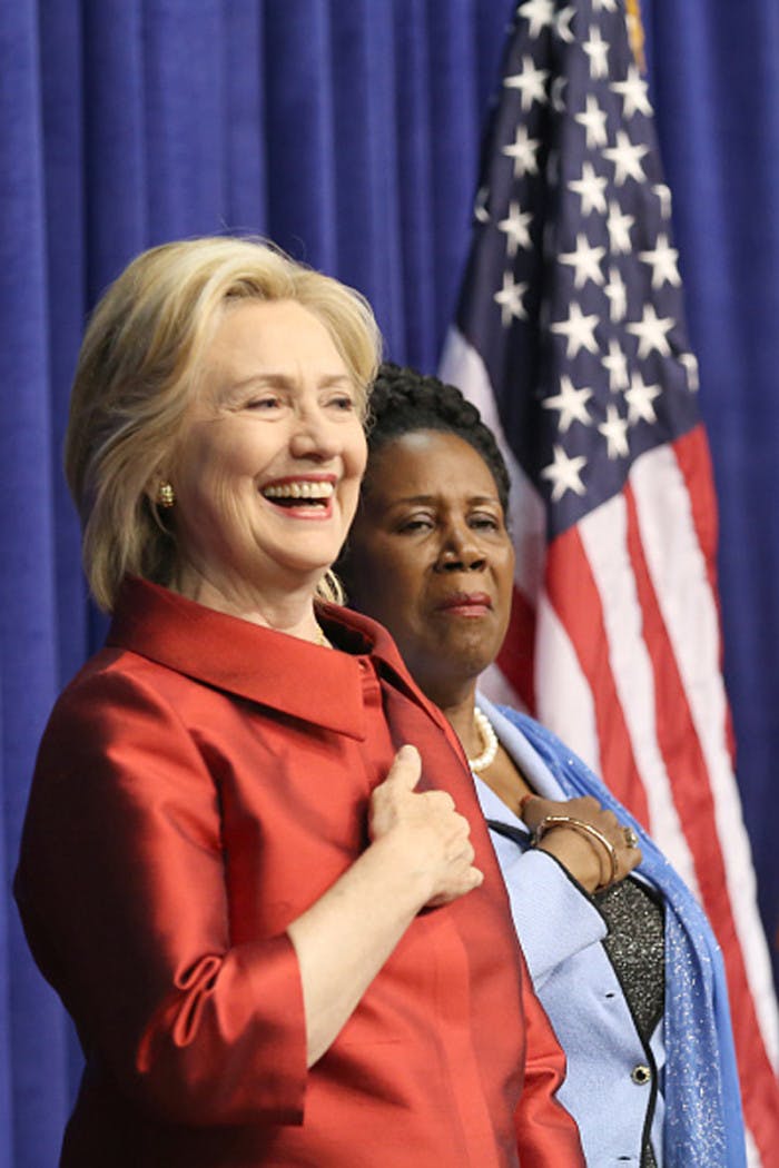 Hillary Clinton Uploads Her First Instagram Post – And It’s Hilarious ...