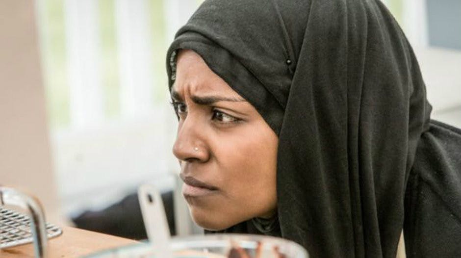 GBBO winner Nadiya wants to do a LIVE British Bake Off | Celebrity | Heat