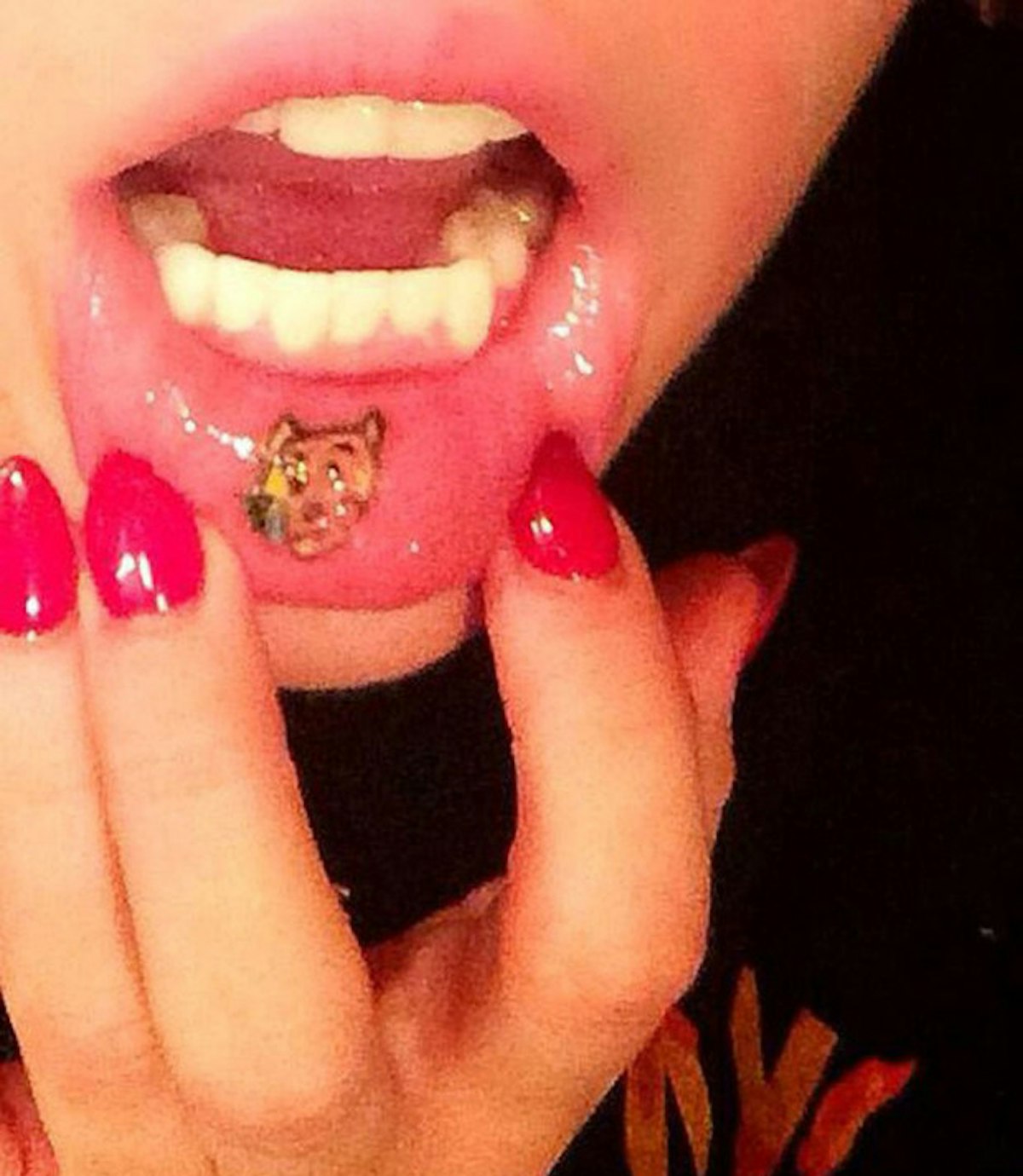 Miley Cyrus gets puffa fish tattoo to mourn her dead pet | Celebrity | Heat
