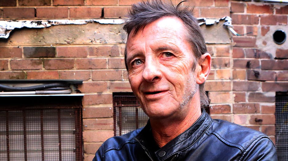 AC/DC finally comment on drummer Phil Rudd’s murder plot charges ...