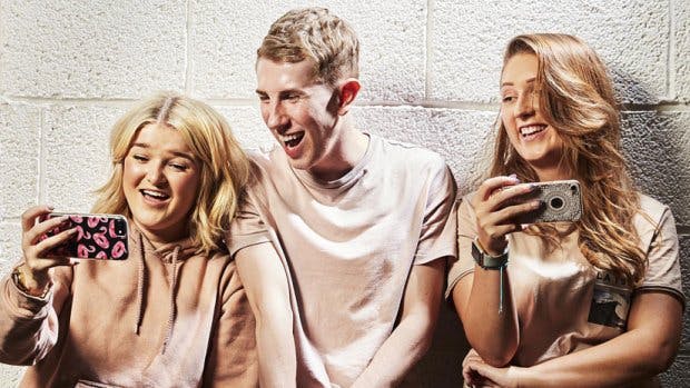 Vlogglebox Is Gogglebox For Millennials But With Memes And Viral Videos