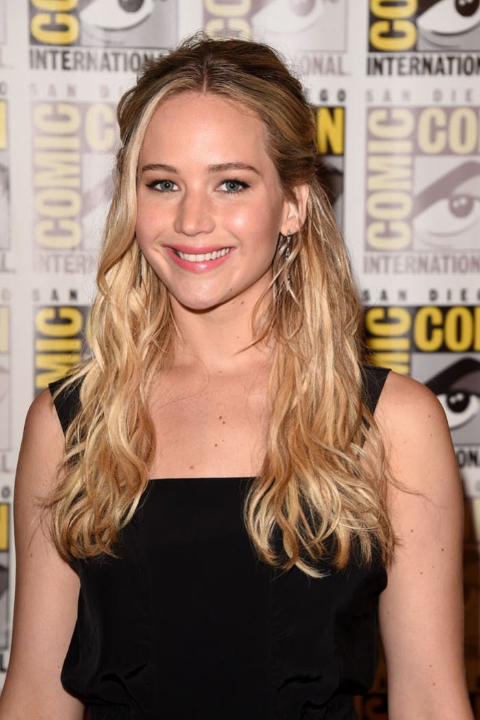 Watch Jennifer Lawrence Kill It Singing Cher | Grazia