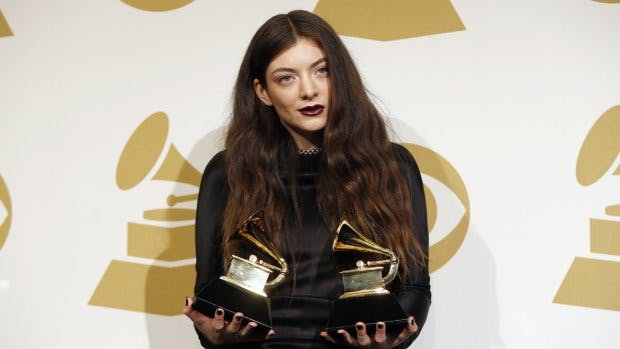 Lorde Is Launching A Makeup Line With MAC