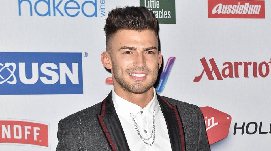Jake Quickenden flirts with Mel Sykes, Kendra Wilkinson AND Nadia Forde ...