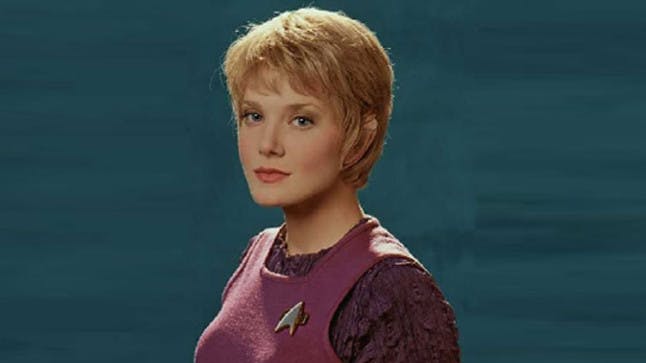 Star Trek’s Jennifer Lien accused of exposing herself to children | Closer