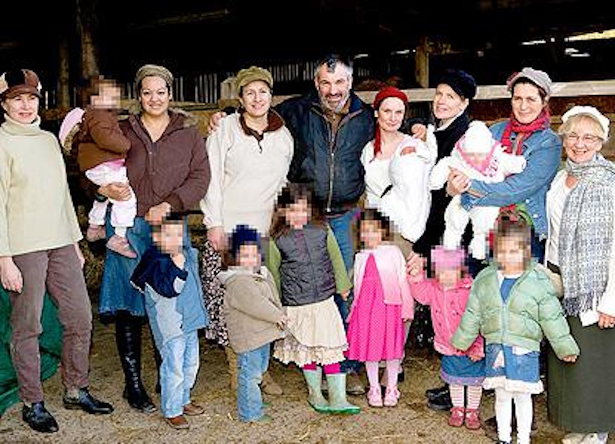 Tracey Sharp: ‘I shared my hubby with his 6 other wives’ | Closer