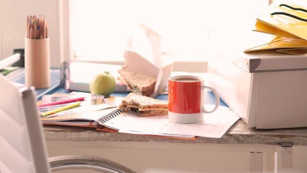 Science Says Your Lunch Break Habits Reveal Loads About Your ...