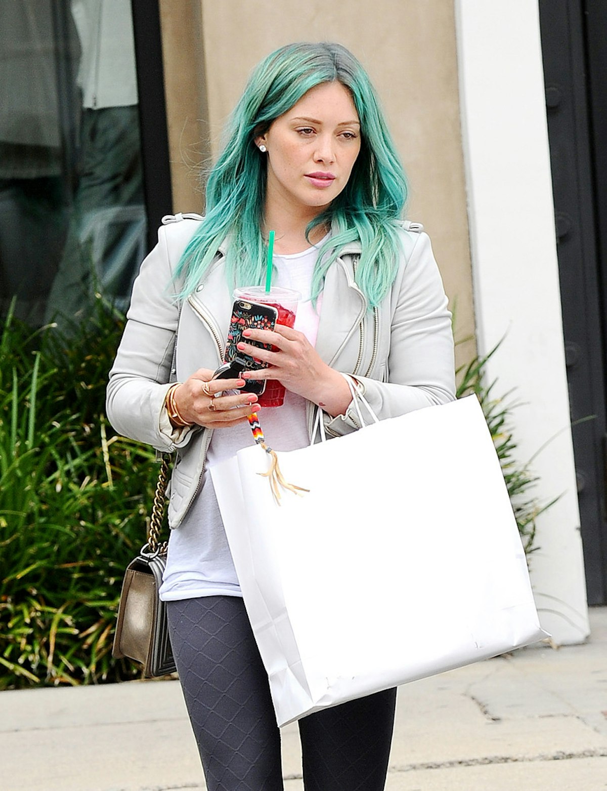 Hilary Duff joins the blue hair brigade! What do you think of it ...