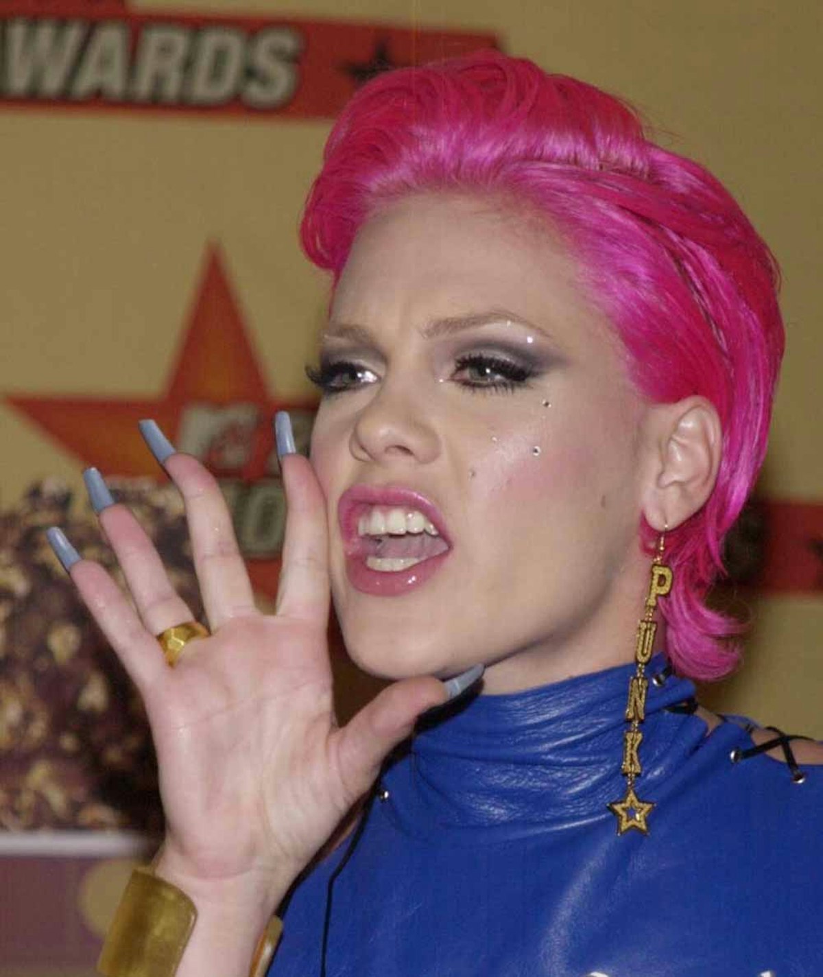P!NK gives an inspirational speech after receiving a star on Hollywood ...
