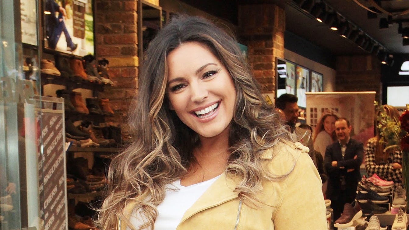 Kelly Brook has dressed up as Frida Kahlo for Halloween and the results ...