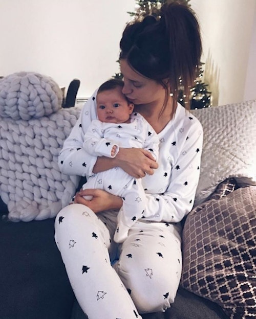 Ferne McCann defends breastfeeding baby Sunday after drinking alcohol ...