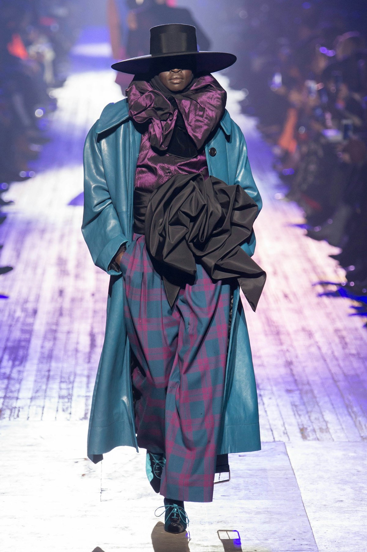 12 Major Pop Culture References From The Marc Jacobs Show