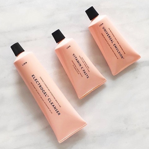 People With Thick Eyebrows Are Narcissists, Apparently