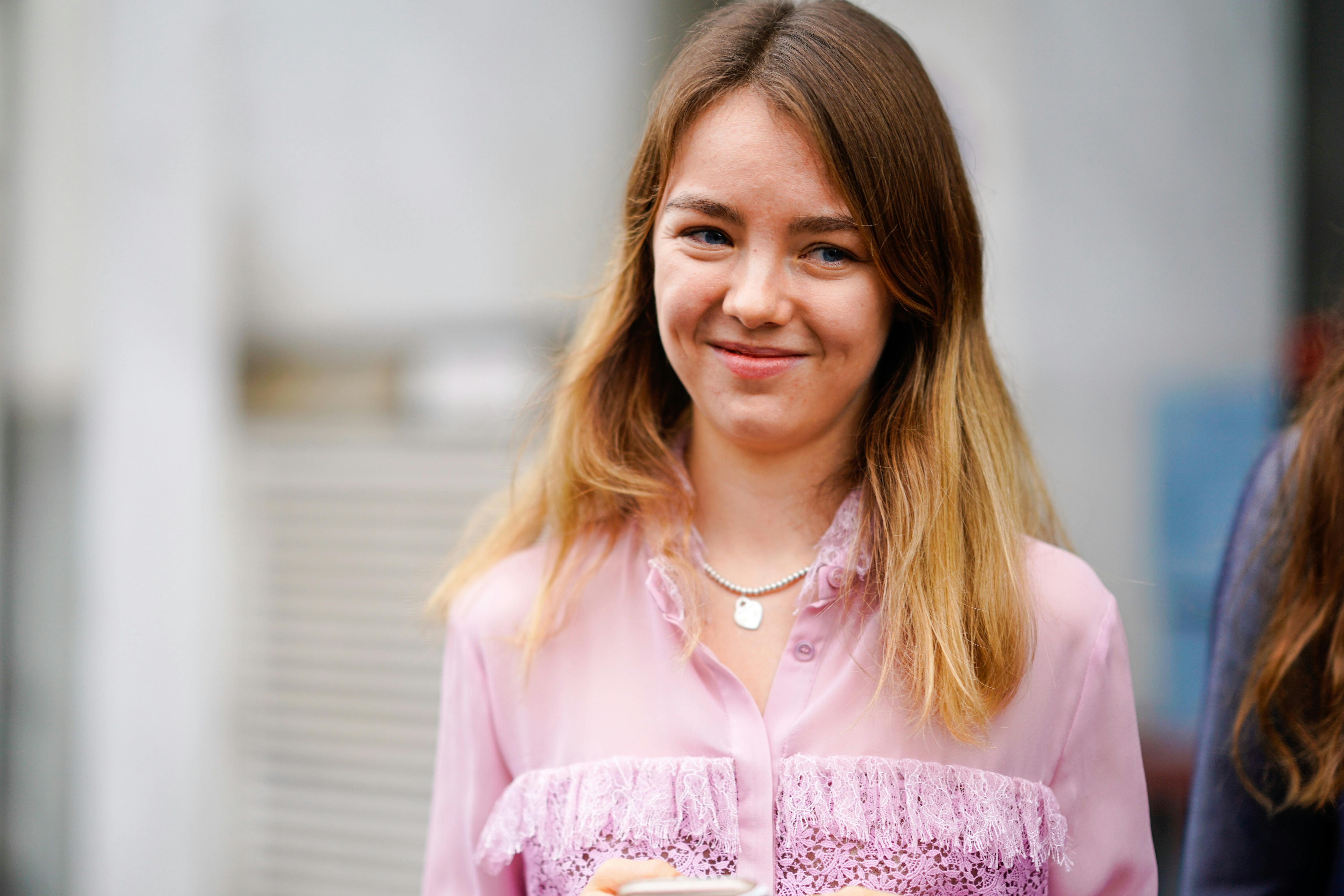 This 19-Year-Old Princess Has Been Removed From The Line To The British ...