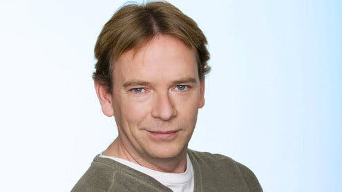 Ian Beale earns HOW MUCH a month?