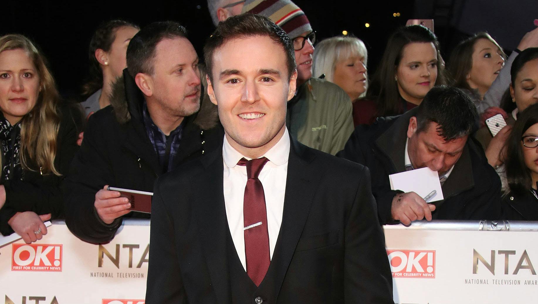Corrie’s Alan Halsall shows off AMAZING results of hair transplant ...