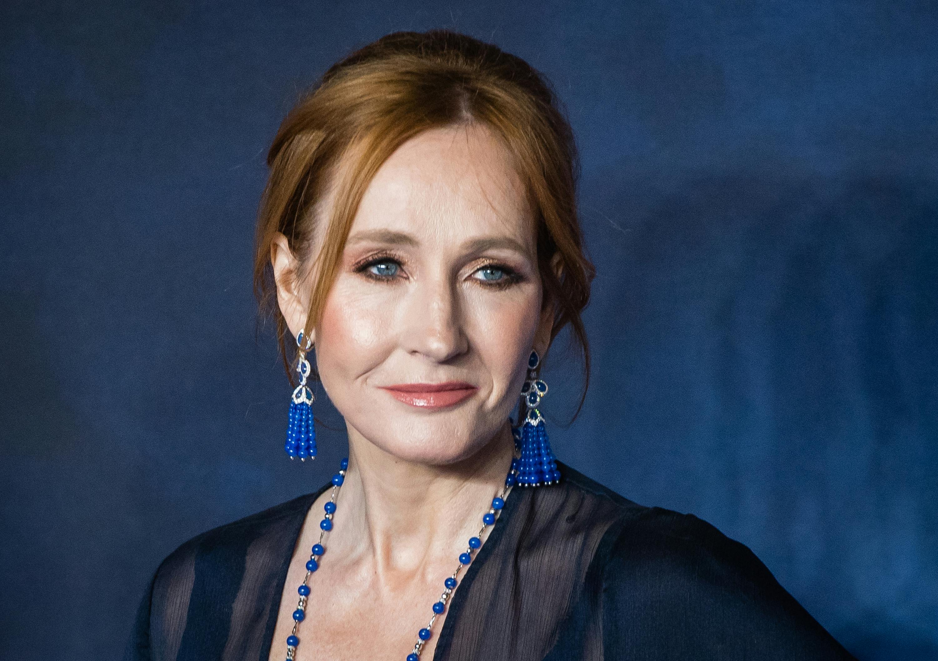 JK Rowling Has Said Dumbledore And Grindlewald Were In A Gay Sexual ...