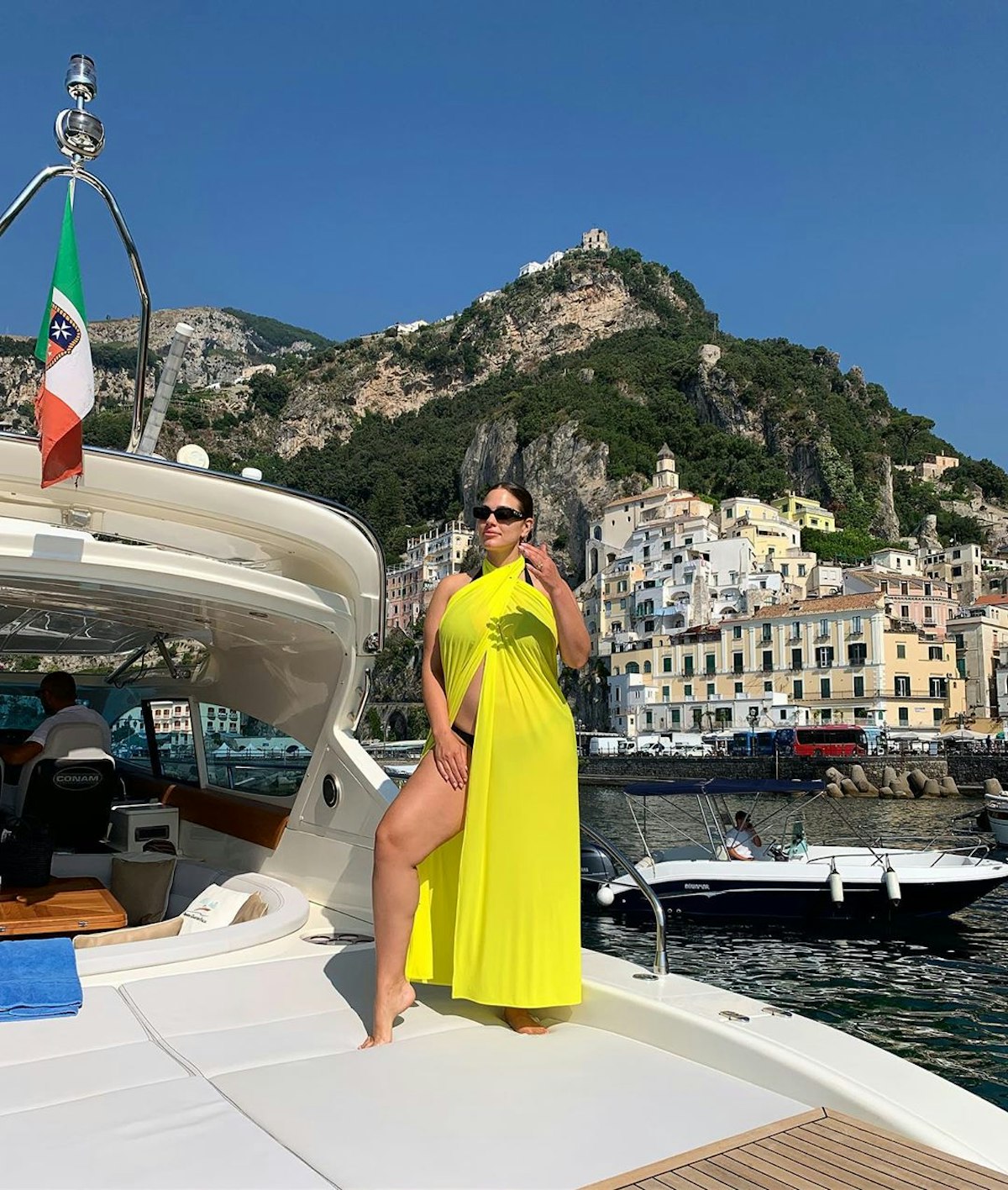 The 6 Celeb-Approved Poses We'll All (Probably) Be Doing On Instagram ...